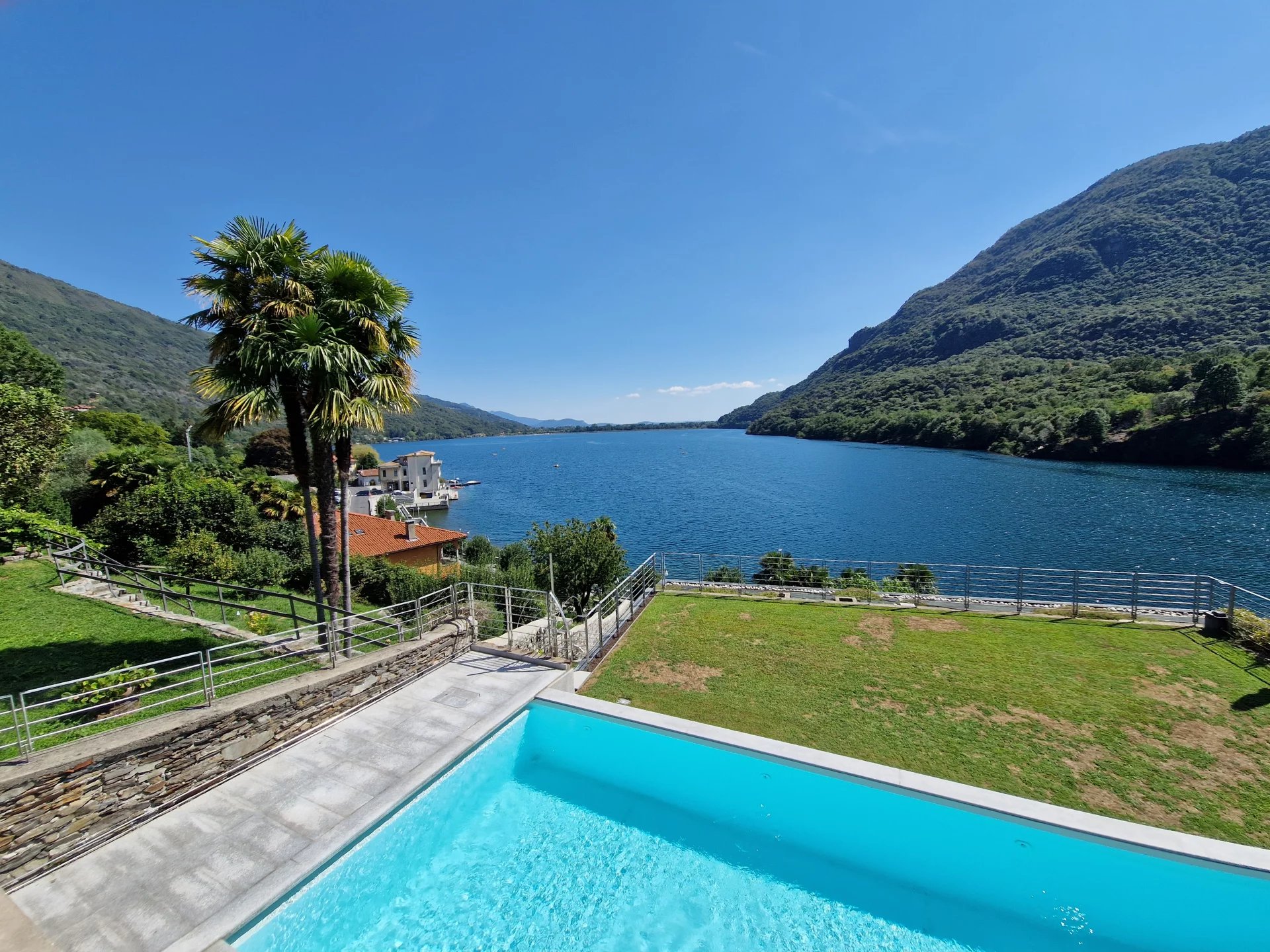 Prestigious Villa for Sale on Lake Mergozzo | RealtyHive