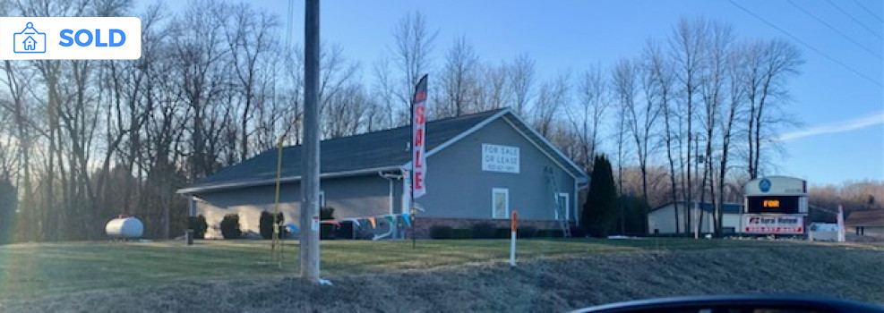 Commercial Building with Highway 41/141 Frontage | RealtyHive
